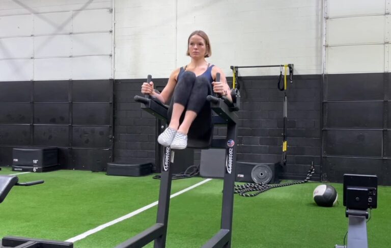 Captains Chair Exercise - Top 7 Variations to Transform Your Abs - Move ...