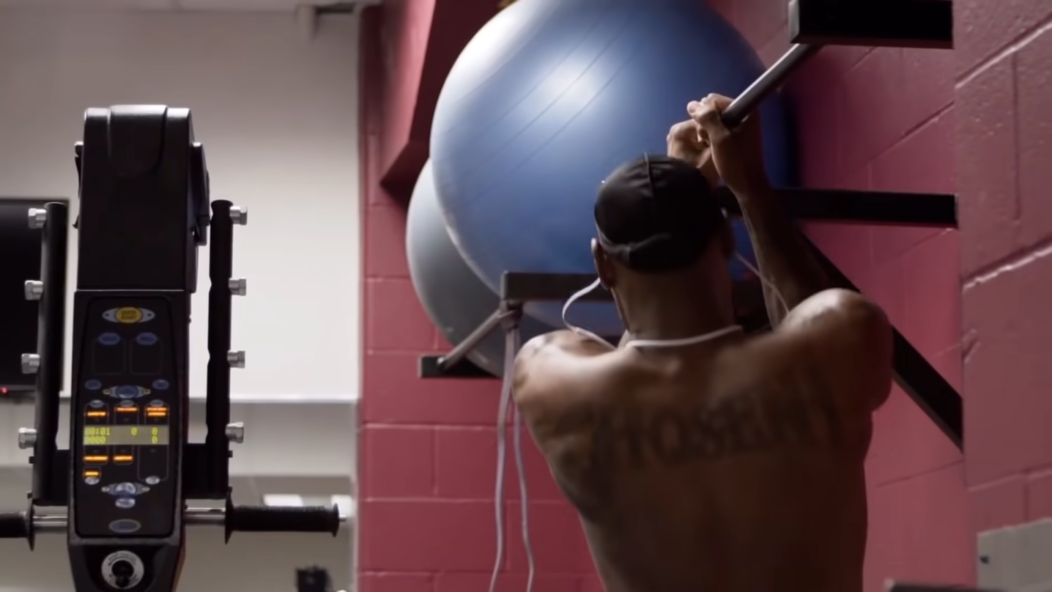 LeBron James and Hyperbaric Chambers: Unveiling the MVP's Recovery ...